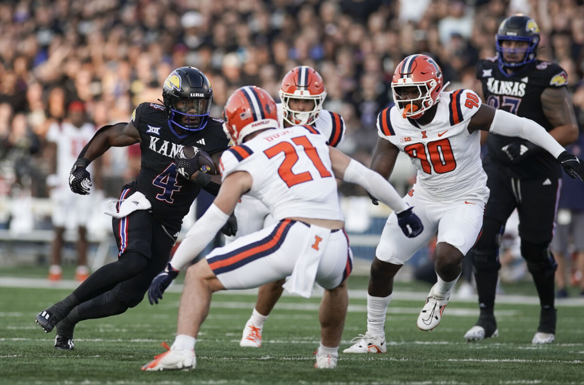 KU starts hot, coasts to 34-23 win over Illinois - KU Sports